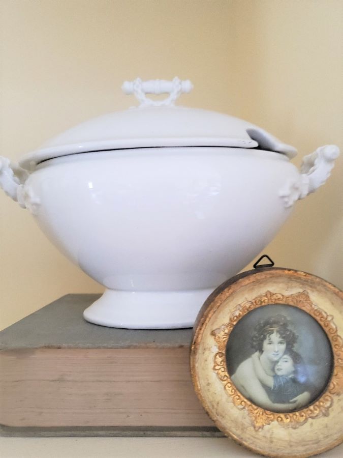 DIY Antique Books in Minutes - Cloches & Lavender