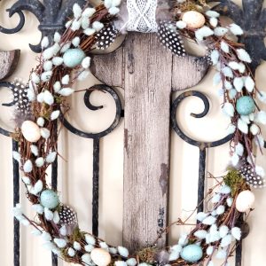 Easy Natural Spring Wreath - Cloches & Lavender